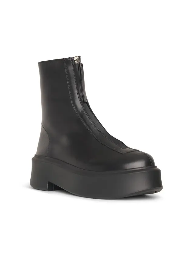 THE ROW Zipped 1 Leather Ankle Boots - Black