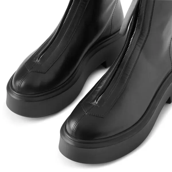 THE ROW Zipped 1 Leather Ankle Boots - Black