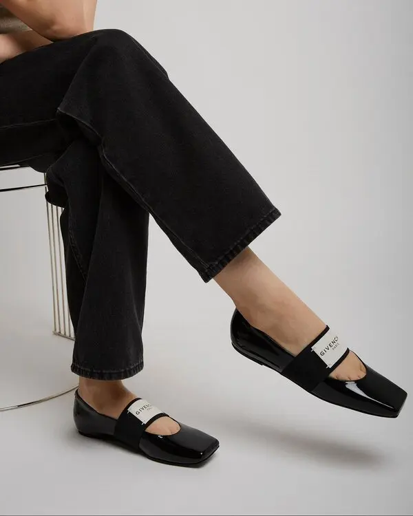 Givenchy Logo Ballerinas - Black