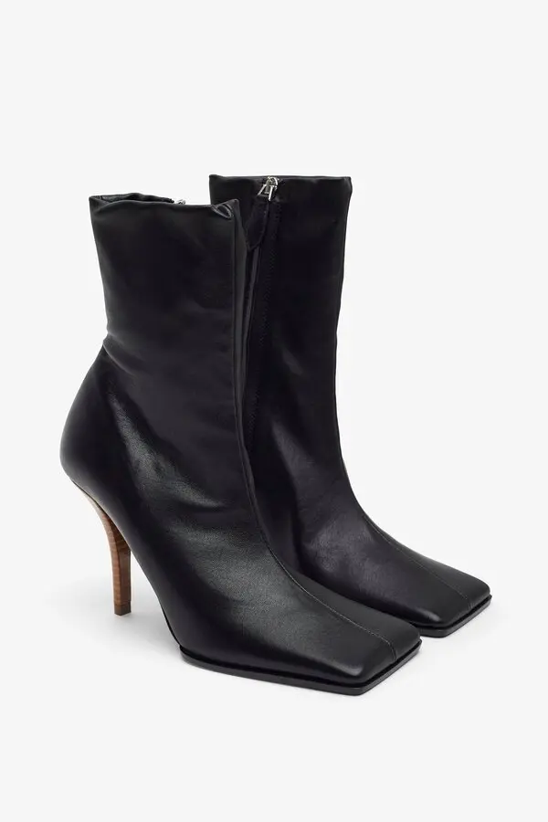 Alaïa 90 Leather Ankle Boots