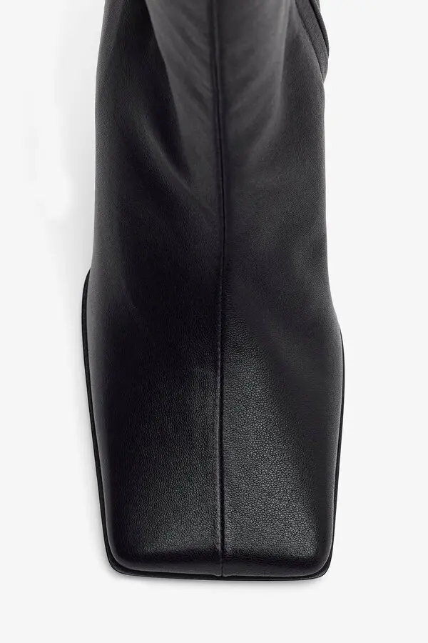 Alaïa 90 Leather Ankle Boots