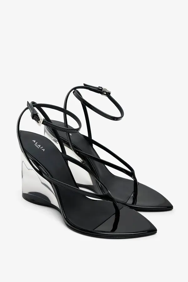 Alaïa Strappy 90 Wedge Thong Sandals - Black