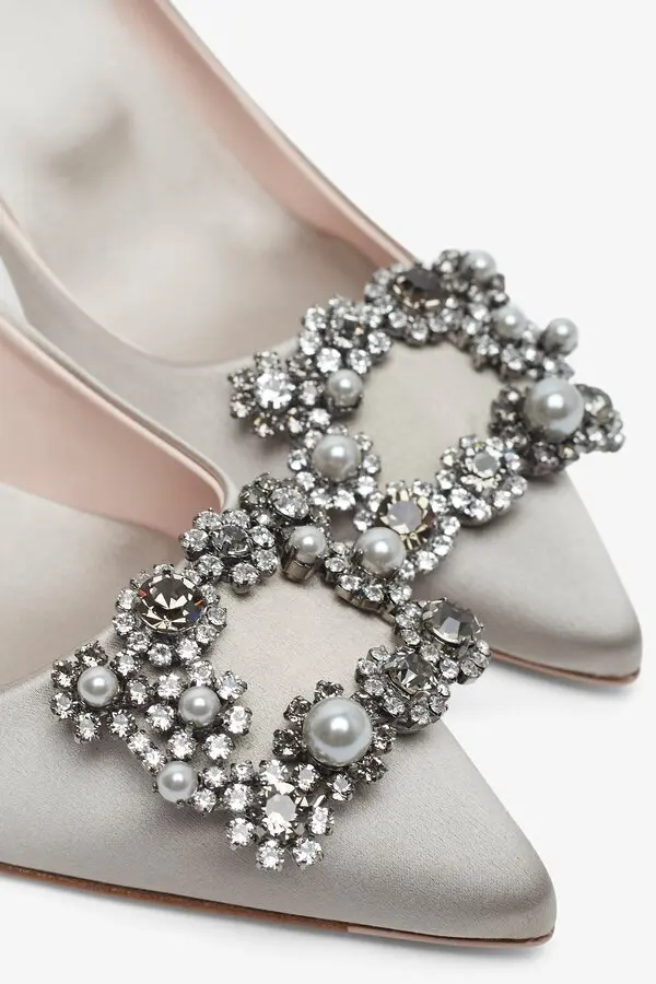ROGER VIVIER Flower Strass Satin Pumps - Grey