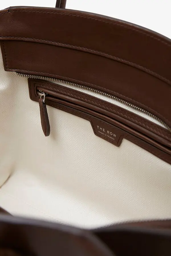 THE ROW Marlo 12 Tote Bag - Brown