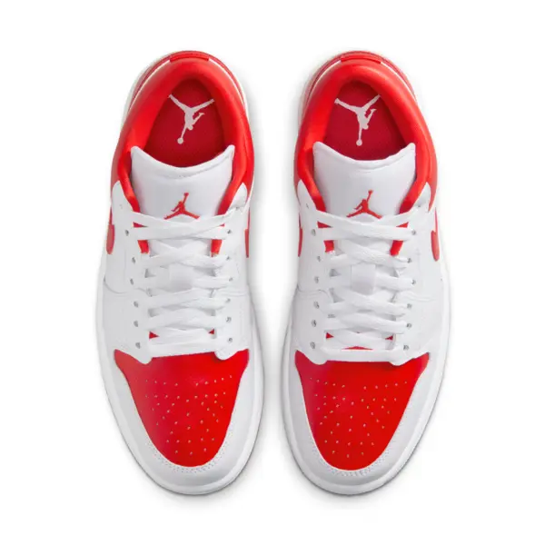 JORDAN 1 Low Top Sneakers