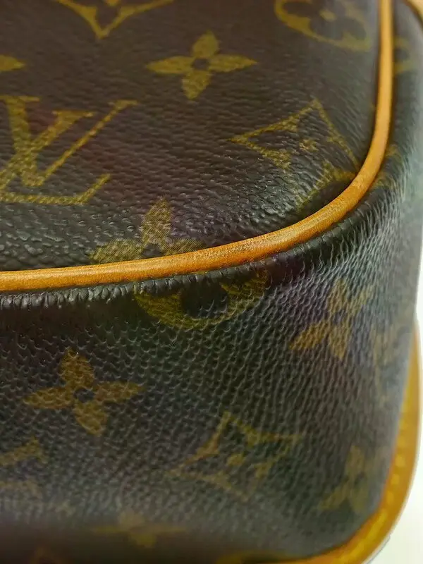 LOUIS VUITTON 2001 Monogram Sologne Shoulder Bag