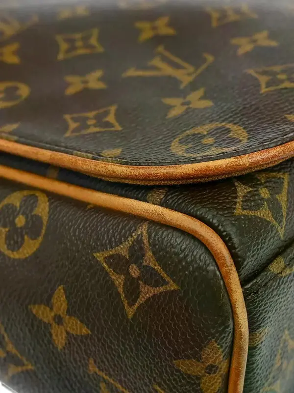 LOUIS VUITTON 2007 Monogram Abbesses Messenger Bag