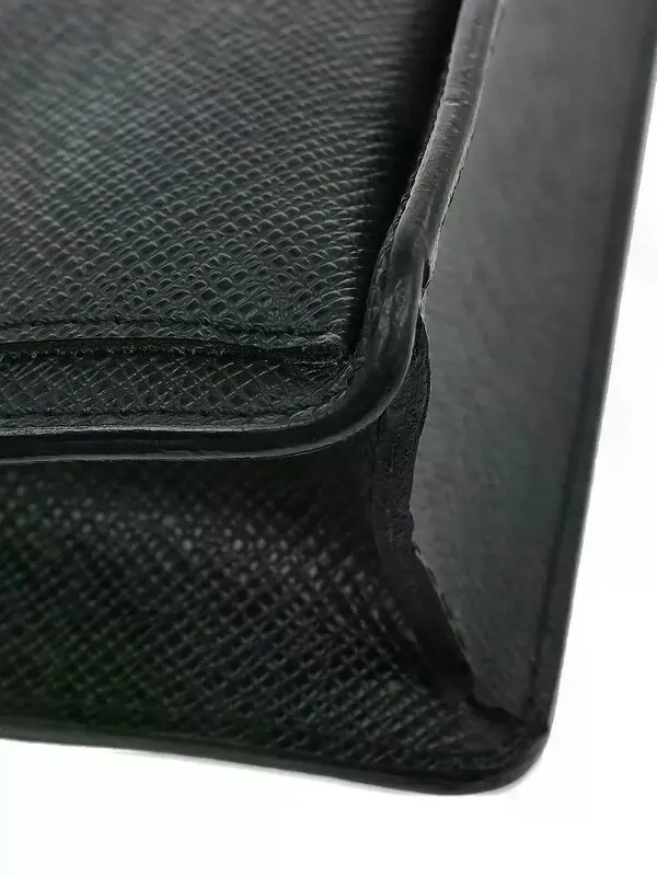 LOUIS VUITTON 1990-2000s Taiga Veraiya Clutch