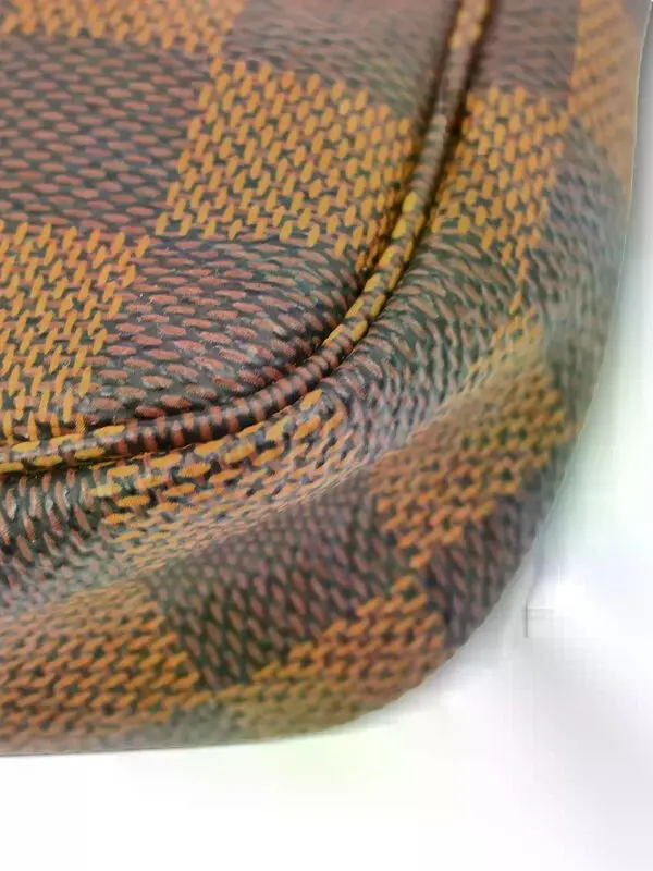 LOUIS VUITTON 2007 Damier Pochette - Brown