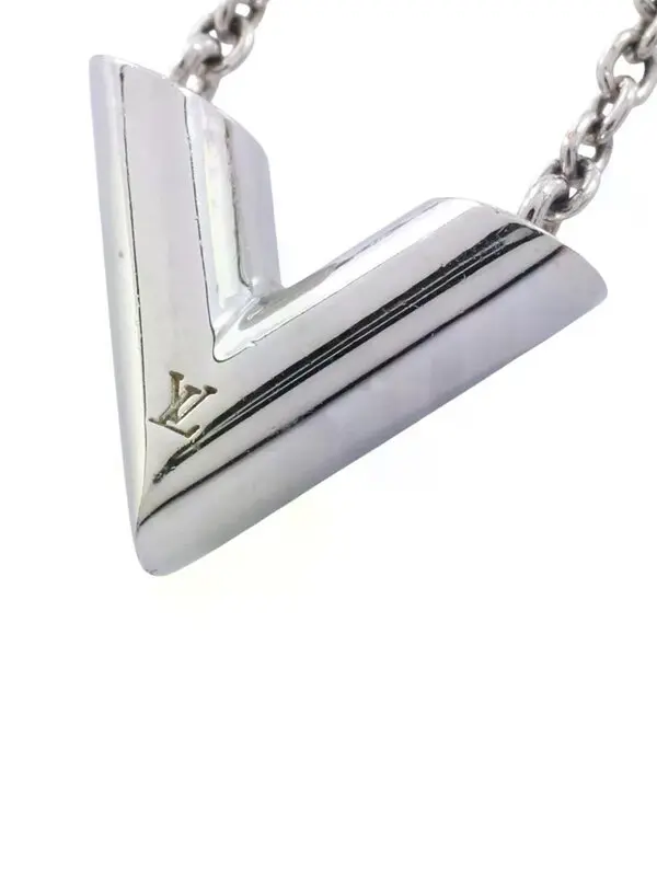 LOUIS VUITTON 2018 Brass Essential V Supple Necklace - Silver
