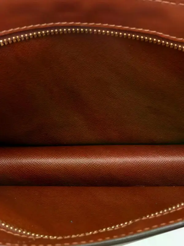 LOUIS VUITTON 2001 Monogram Pochette Homme Clutch