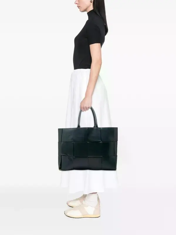 Bottega Veneta Large Leather Arco Tote Bag - Blue