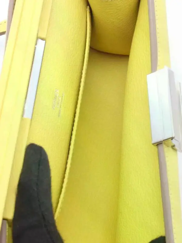 Hermès 2019 Evergrain Clic H 21 Crossbody Bag - Yellow
