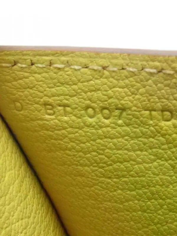 Hermès 2019 Evergrain Clic H 21 Crossbody Bag - Yellow