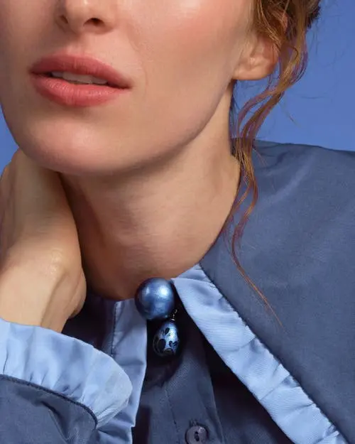 SAULE LABEL Calista Brooch - Imperial Blue