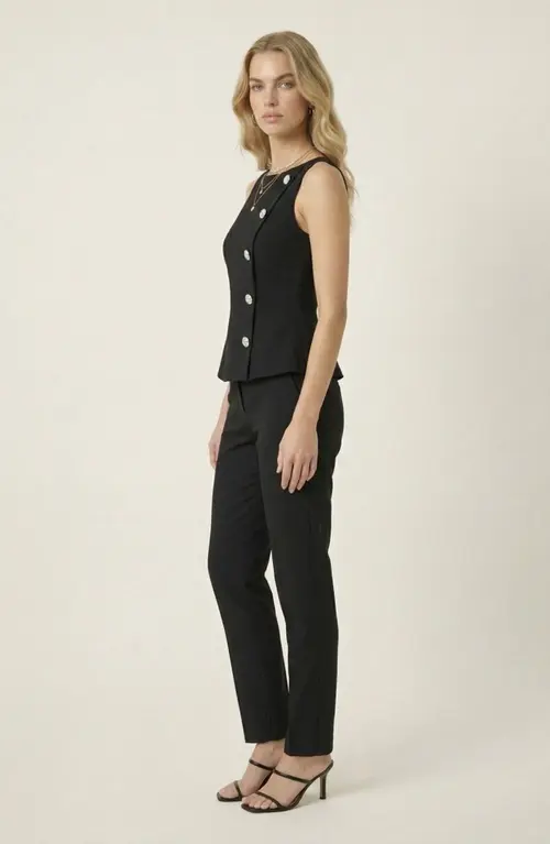 MODENAIRE Sleeveless Asymmetrical Button Top