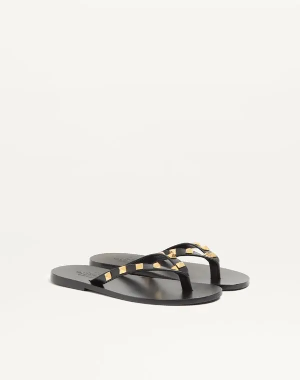 Valentino Garavani Rockstud Calfskin Thong Sandals - Black