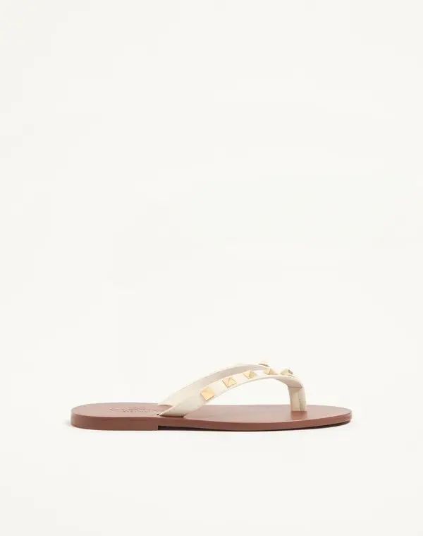 Valentino Garavani Rockstud Calfskin Thong Sandals - Light Ivory