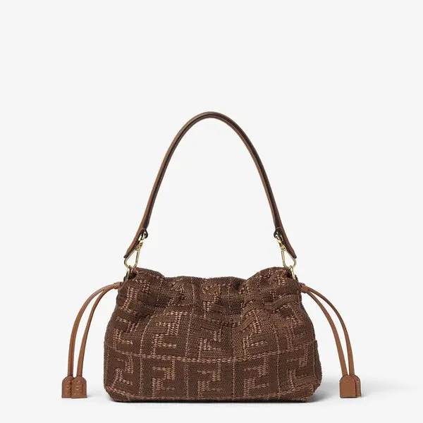 Fendi Mamma Baguette Medium Bag In Woven Raffia