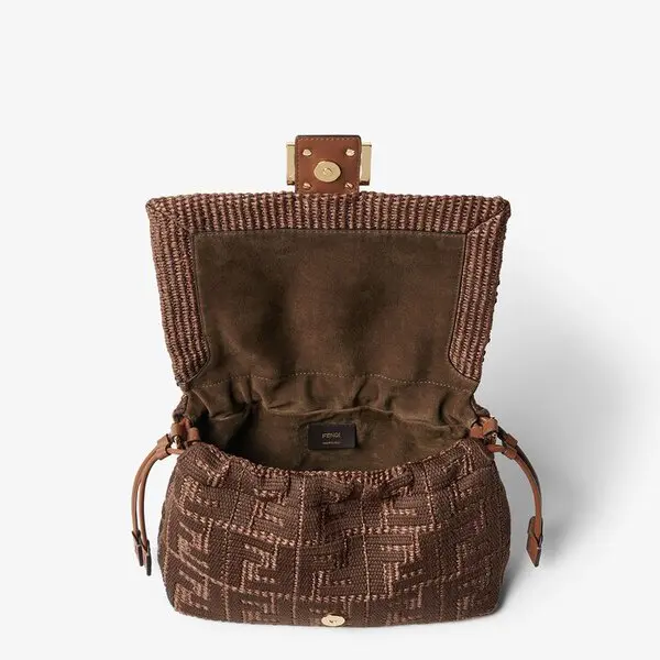 Fendi Mamma Baguette Medium Bag In Woven Raffia