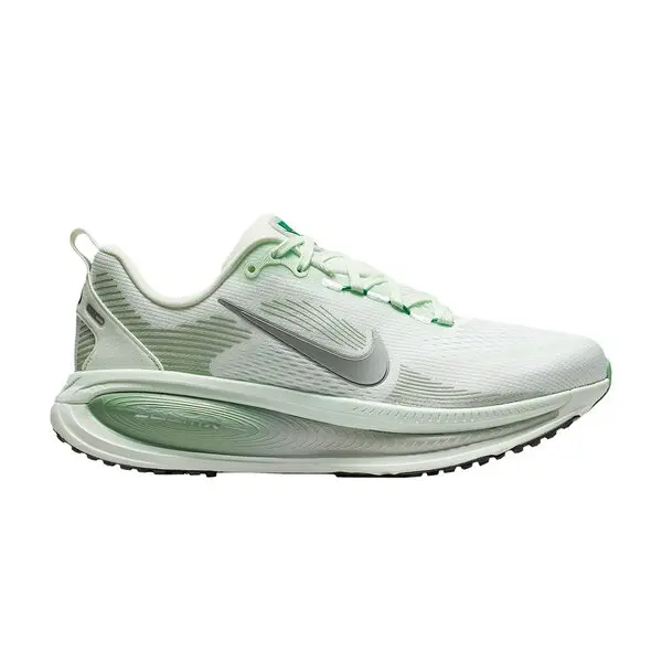 Nike Wmns Vomero 18 Athletic Sneakers - White