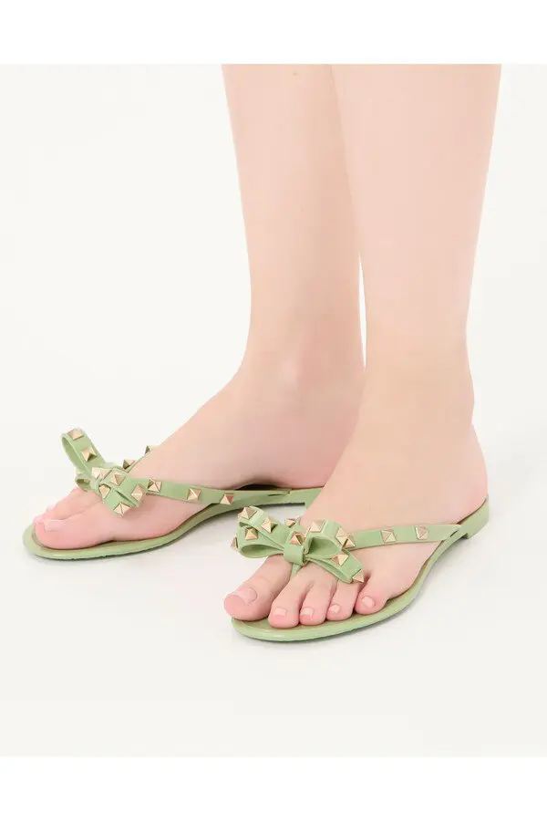Valentino Garavani Studded Bow Rubber Flip-flops - Natural