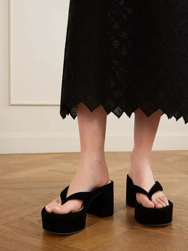 GIANVITO ROSSI 35 Suede Platform Thong Sandals - Black