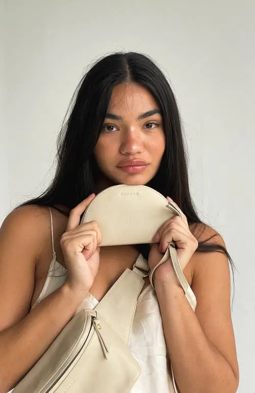 MANDRN Leather Halfmoon Wallet