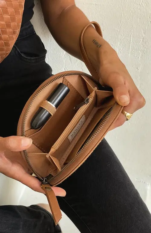 MANDRN Leather Halfmoon Wallet - Tan