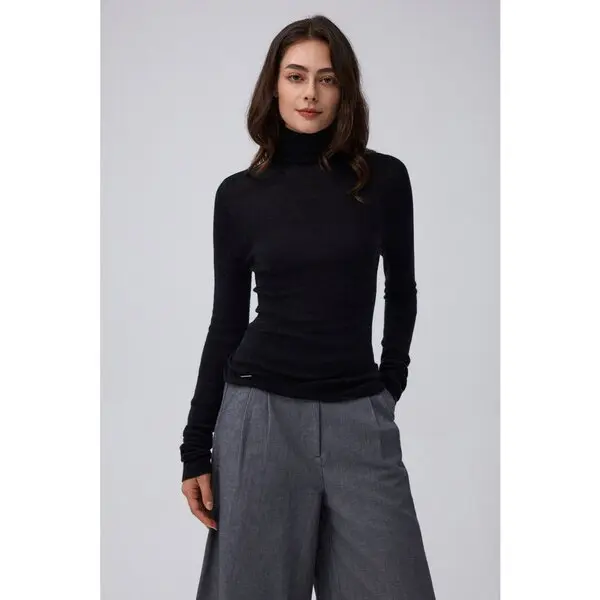 JUANA Ossa Knitted Hemp Turtleneck