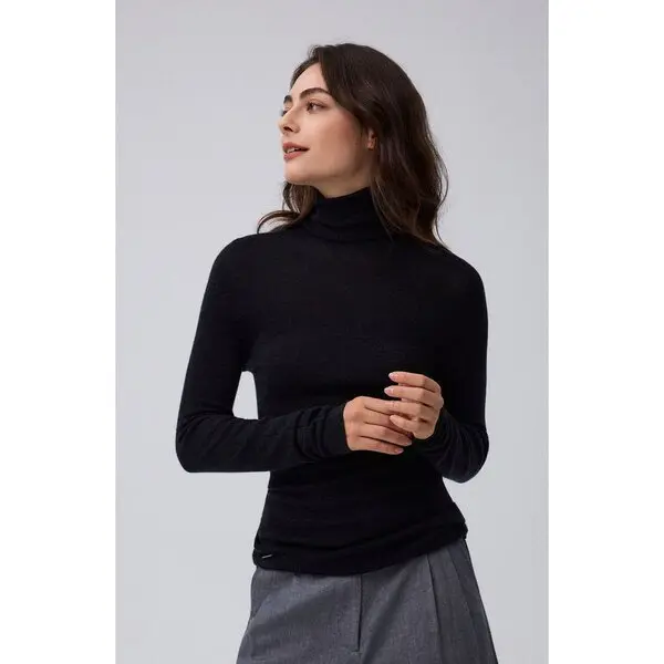 JUANA Ossa Knitted Hemp Turtleneck