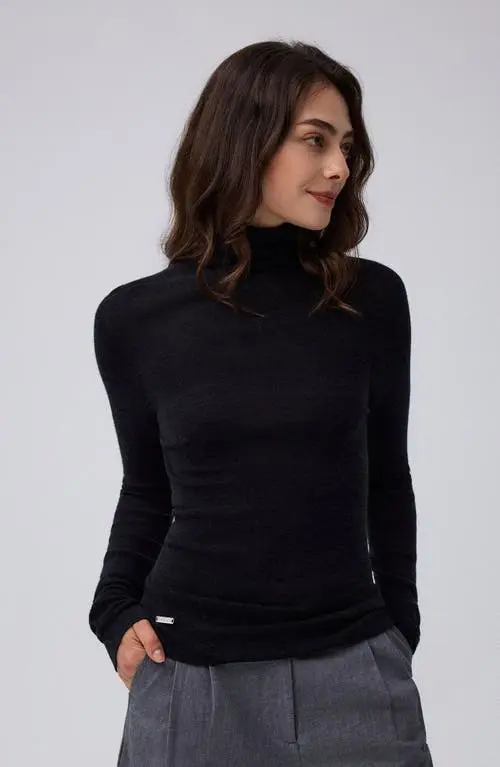 JUANA Ossa Knitted Hemp Turtleneck