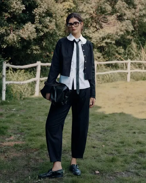 JUANA Aella Mid Rise Relaxed Tapered Pants