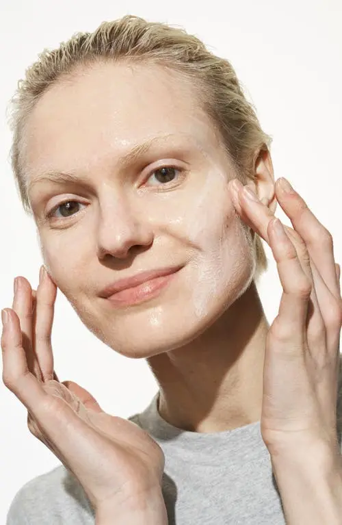 DORE Le Cleanser Gel To Milk Daily Facial Cleanser - No Color