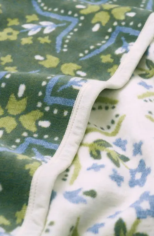 CHAPPYWRAP Farmhouse Flowers Throw Blanket