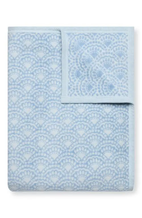 CHAPPYWRAP Seaside Scallops Fog Throw Blanket