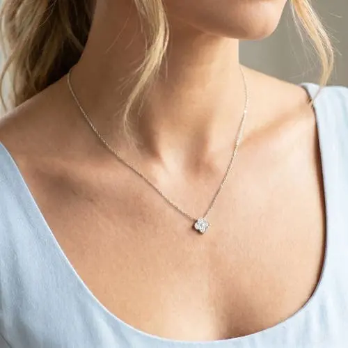 THE LOVERY FINE JEWELRY Clover Motif Necklace With Cubic Zirconia