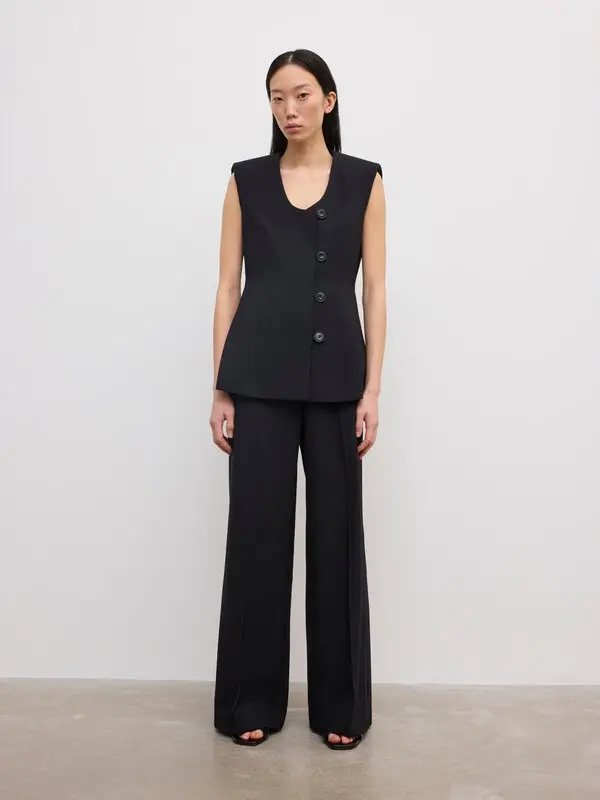 HOUSE OF DAGMAR Sleeveless Blazer