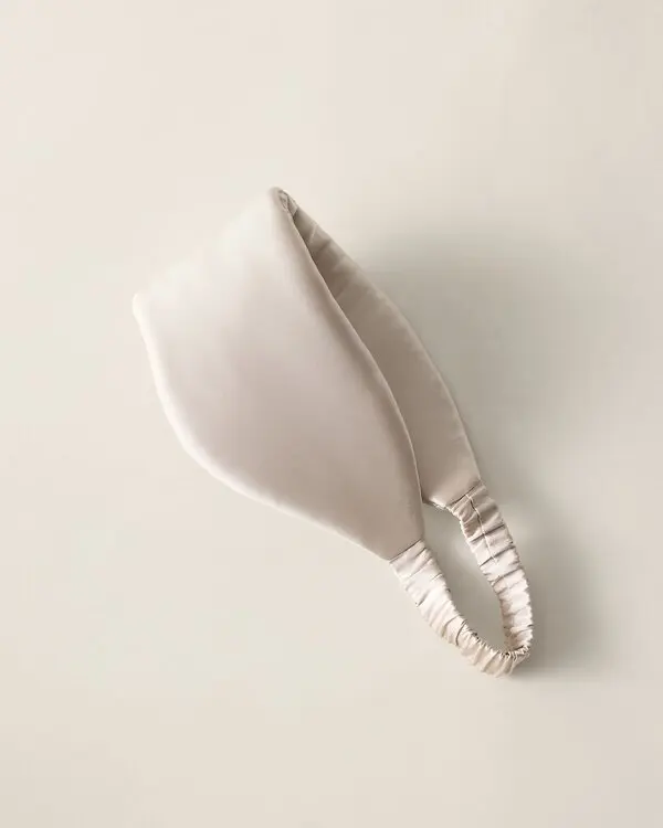 HAVEN WELL WITHIN Washable Silk Puffer Eye Mask - Pebble