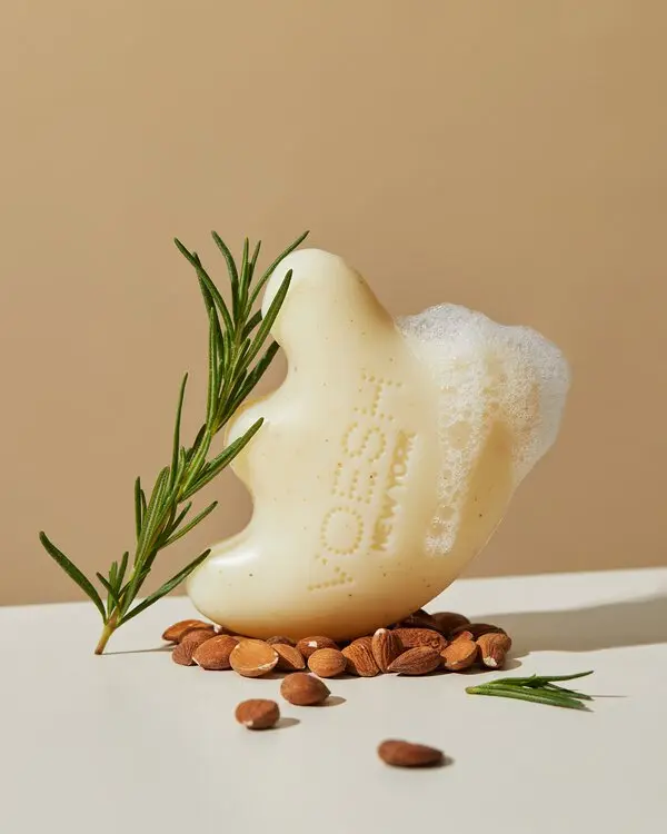 VOESH Gua Sha Shampoo Bar