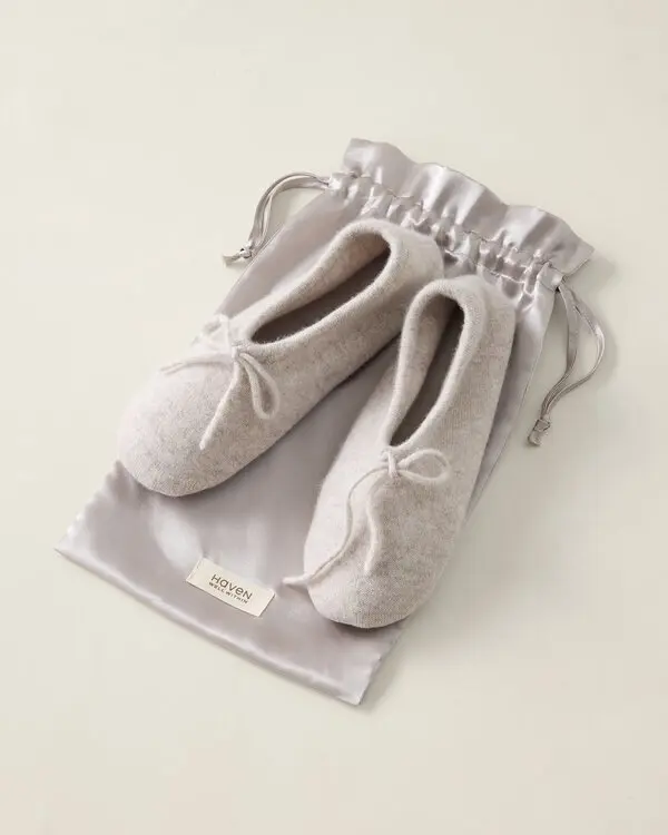 HAVEN WELL WITHIN Cashmere Travel Slippers With Drawstring Closure - Stream
