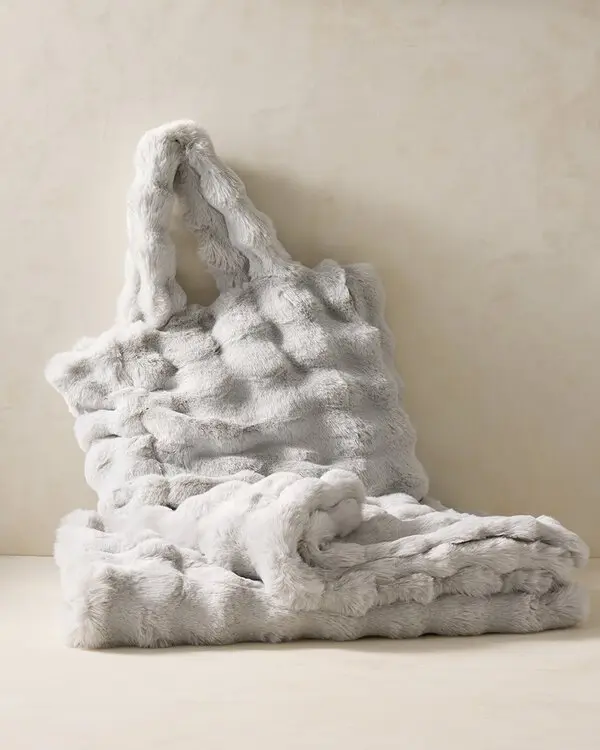HAVEN WELL WITHIN Faux Fur Throw Blanket And Tote Set - Feather Grey