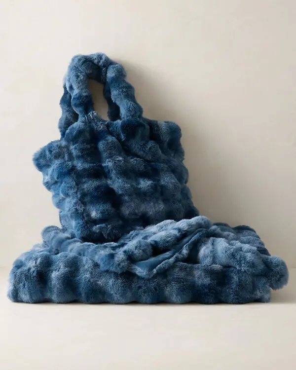HAVEN WELL WITHIN Faux Fur Throw Blanket And Tote Set - Sea Blue