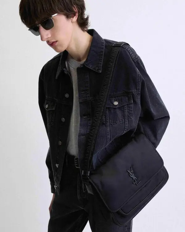 Saint Laurent Niki Messenger Bag In Econyl - Black