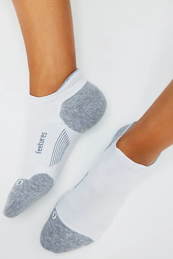FEETURES Elite Max Cushion Tab Socks - White