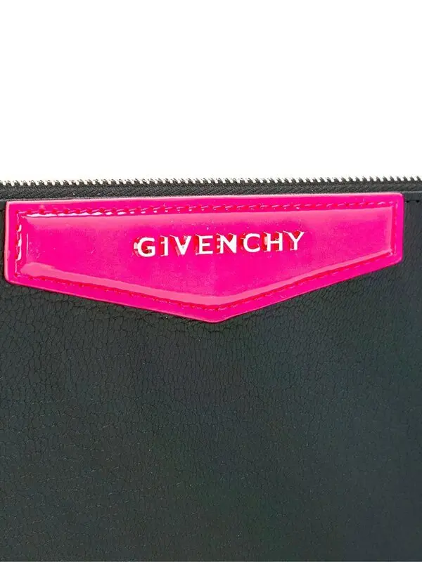 Givenchy Antigona Clutch In Goatskin Leather - Black
