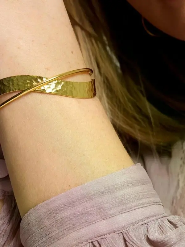 OTTOMAN HANDS Plated Hammered Crossover Bracelet