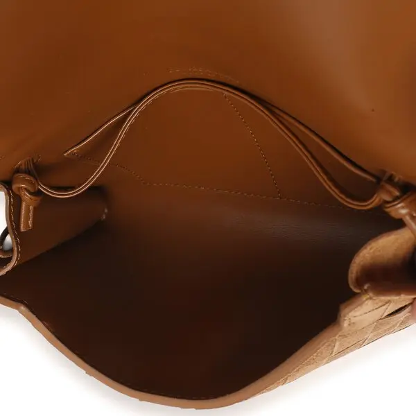Bottega Veneta Andiamo Pouch - Brown