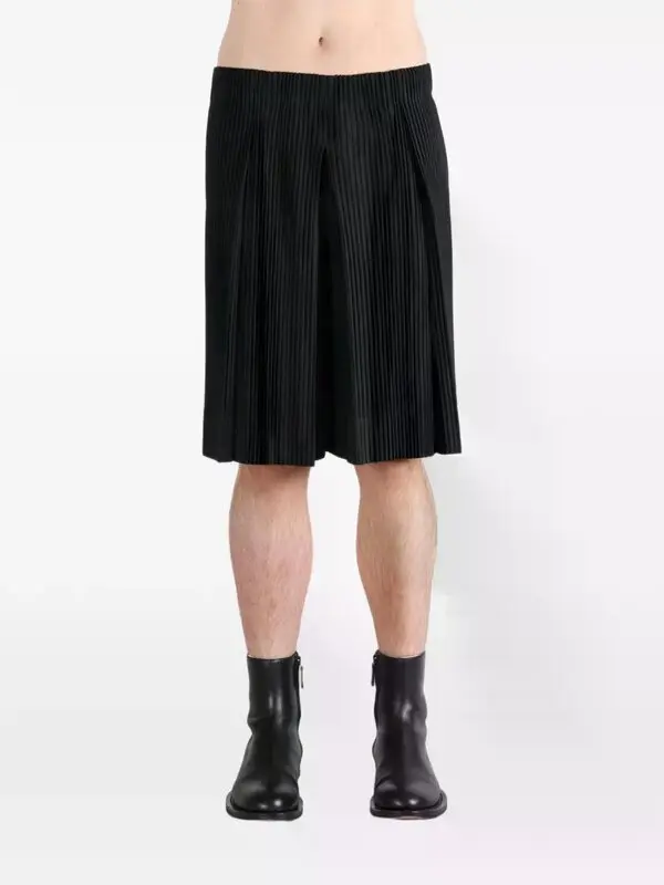 Issey Miyake Pleated Wide-leg Shorts - Black