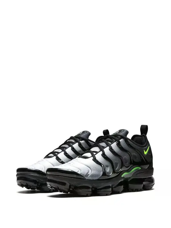 Nike Vapormax Plus Sneakers
